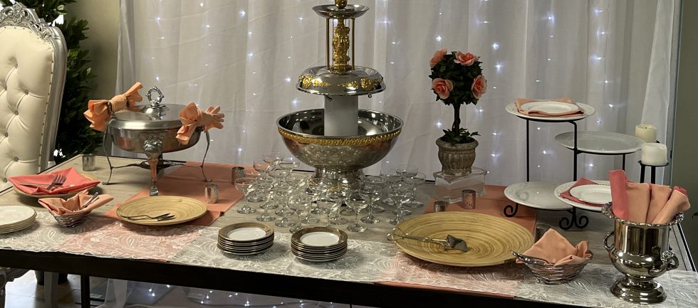 A Peachy Tabletop Design: Blending Pantone's Color of the Year "Peach ...