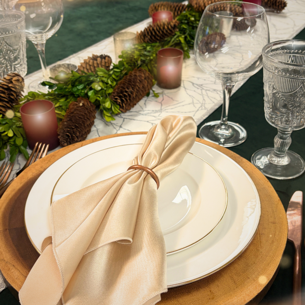 Evergreen Elegance: A Christmas Table Design Inspired by Winter Greens ...